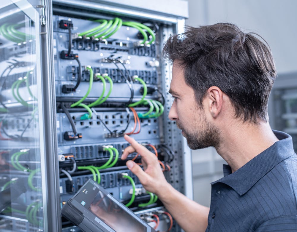 OT Networking Reference Architecture for Automotive | IndustryWeek